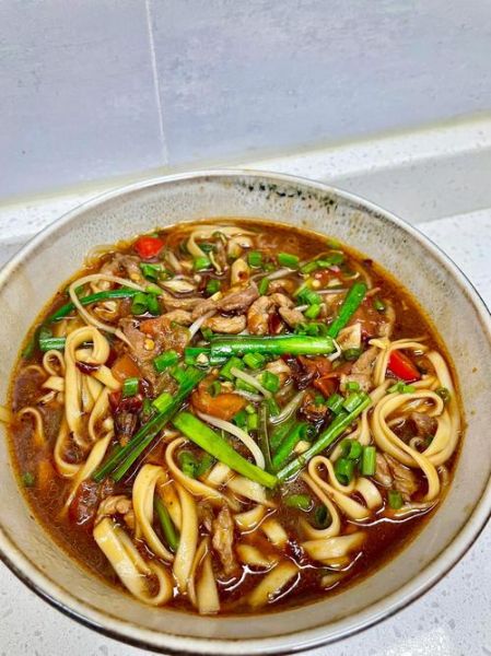 肉丝面怎么做好吃_饭店肉丝面做法视频-第1张图片-山城妙识 肉丝面怎么做好吃_饭店肉丝面做法视频-第1张图片-山城妙识