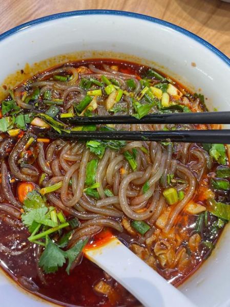 家常酸辣粉怎么做_酸辣粉调料比例是多少-第2张图片-山城妙识 家常酸辣粉怎么做_酸辣粉调料比例是多少-第2张图片-山城妙识