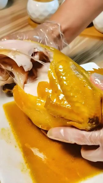 电饭煲盐焗鸡简单做法_盐焗鸡用电饭煲怎么做-第2张图片-山城妙识