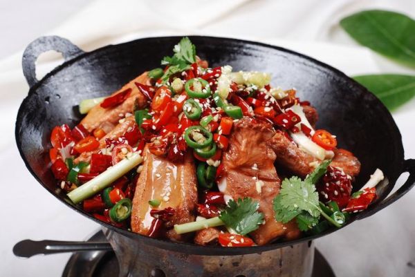 香辣干锅排骨怎么做_香辣干锅排骨的家常做法-第3张图片-山城妙识