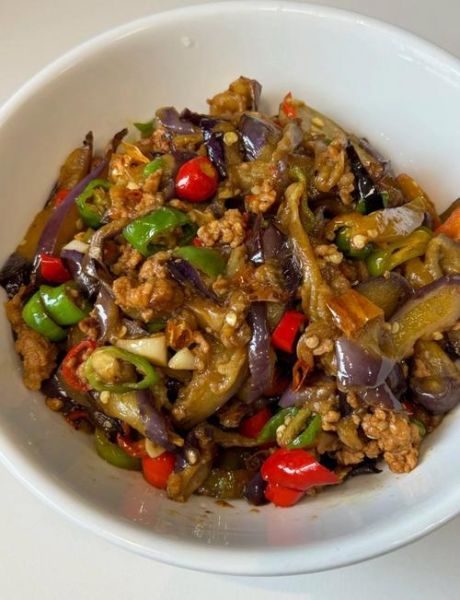 五花肉炒茄子怎么做_茄子吸油少不腻技巧-第1张图片-山城妙识 五花肉炒茄子怎么做_茄子吸油少不腻技巧-第1张图片-山城妙识