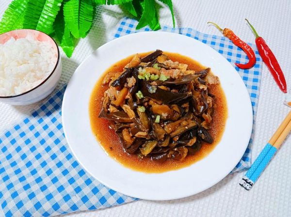 五花肉炒茄子怎么做_茄子吸油少不腻技巧-第2张图片-山城妙识 五花肉炒茄子怎么做_茄子吸油少不腻技巧-第2张图片-山城妙识