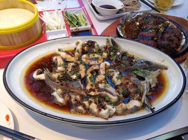 红烧鲟鱼怎么做好吃_家常做法视频要点-第3张图片-山城妙识