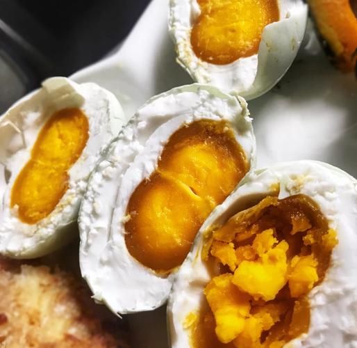 咸鸭蛋怎么吃最好吃_咸鸭蛋做法大全-第2张图片-山城妙识 咸鸭蛋怎么吃最好吃_咸鸭蛋做法大全-第2张图片-山城妙识