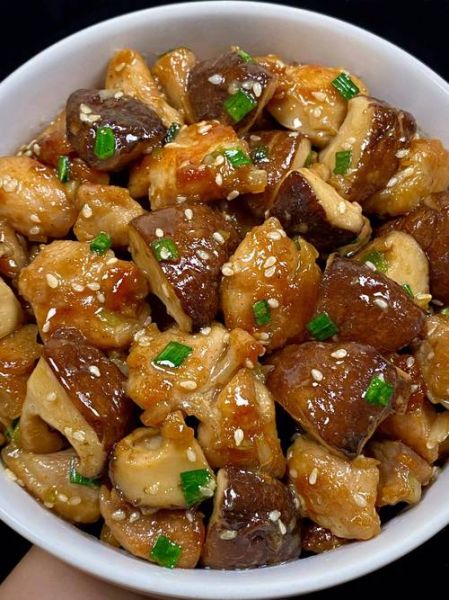 香菇蒸滑鸡怎么做_香菇蒸滑鸡需要焯水吗-第2张图片-山城妙识