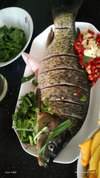 红烧鲫鱼怎么烧好吃_红烧鲫鱼做法步骤-第1张图片-山城妙识 红烧鲫鱼怎么烧好吃_红烧鲫鱼做法步骤-第1张图片-山城妙识