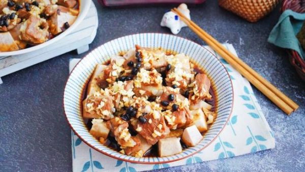 豆豉芋头蒸排骨怎么做_蒸多久才入味-第1张图片-山城妙识