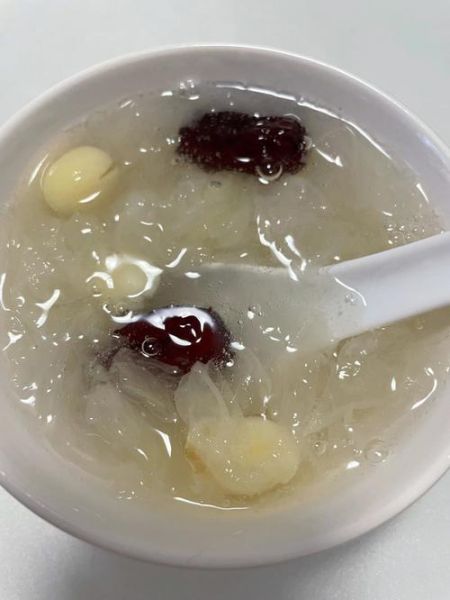 莲子银耳粥怎么做_莲子银耳粥怎么熬粘稠-第3张图片-山城妙识 莲子银耳粥怎么做_莲子银耳粥怎么熬粘稠-第3张图片-山城妙识
