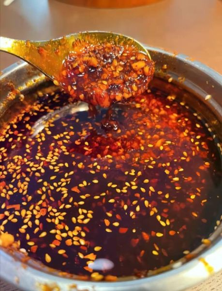 家常辣椒油怎么做_辣椒油配方比例是多少-第1张图片-山城妙识 家常辣椒油怎么做_辣椒油配方比例是多少-第1张图片-山城妙识