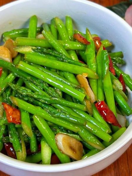 新鲜芦笋怎么炒好吃_芦笋炒几分钟口感最嫩-第2张图片-山城妙识 新鲜芦笋怎么炒好吃_芦笋炒几分钟口感最嫩-第2张图片-山城妙识