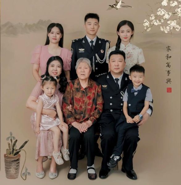 全家福拍摄技巧_全家福照片怎么拍好看-第3张图片-山城妙识