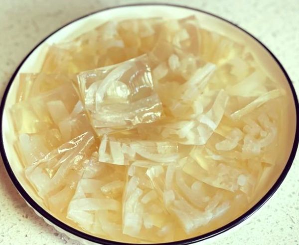 怎样做皮冻简单又好吃窍门_皮冻怎么做好吃又Q弹-第1张图片-山城妙识