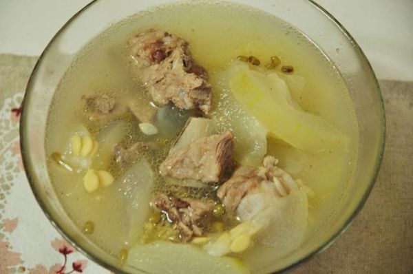 冬瓜绿豆排骨汤怎么做_冬瓜绿豆排骨汤的功效-第3张图片-山城妙识 冬瓜绿豆排骨汤怎么做_冬瓜绿豆排骨汤的功效-第3张图片-山城妙识