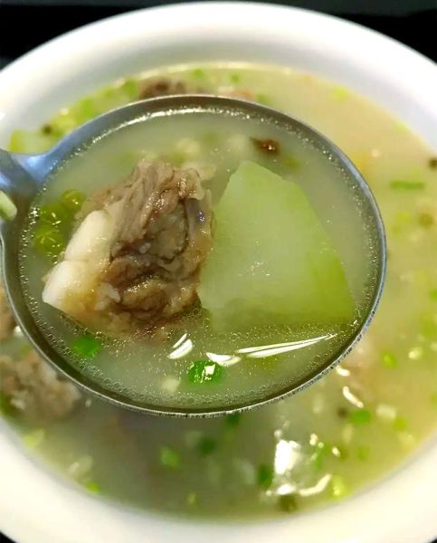 冬瓜绿豆排骨汤怎么做_冬瓜绿豆排骨汤的功效-第2张图片-山城妙识 冬瓜绿豆排骨汤怎么做_冬瓜绿豆排骨汤的功效-第2张图片-山城妙识