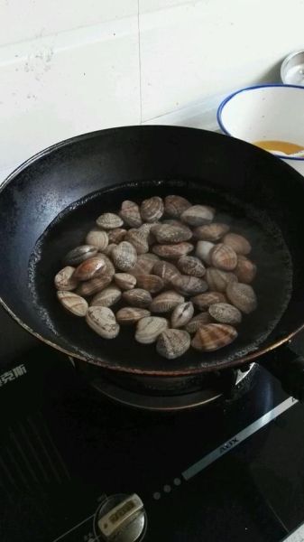 花甲里面黑色的是屎吗_花甲黑色物质能吃吗-第3张图片-山城妙识 花甲里面黑色的是屎吗_花甲黑色物质能吃吗-第3张图片-山城妙识