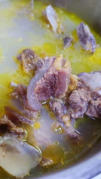 牛尾怎么炖才烂_牛尾汤去腥技巧-第1张图片-山城妙识