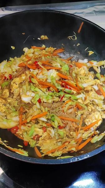 卷心菜炒粉丝怎么炒不粘锅_卷心菜炒粉丝的家常做法-第2张图片-山城妙识