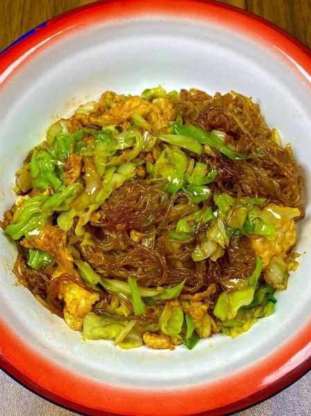 卷心菜炒粉丝怎么炒不粘锅_卷心菜炒粉丝的家常做法-第3张图片-山城妙识