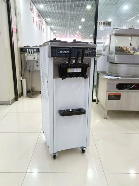 地摊冰淇淋机器多少钱_二手冰淇淋机价格-第1张图片-山城妙识