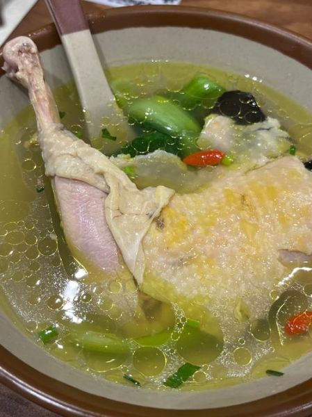 老鸡煲汤放什么材料_老母鸡炖汤最佳搭配-第3张图片-山城妙识 老鸡煲汤放什么材料_老母鸡炖汤最佳搭配-第3张图片-山城妙识