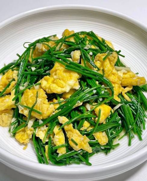 炒鸡蛋怎么炒才蓬松_炒鸡蛋用什么油最好-第3张图片-山城妙识