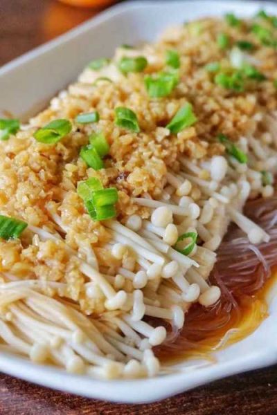 蒜泥蒸金针菇怎么做_蒸金针菇要不要焯水-第3张图片-山城妙识