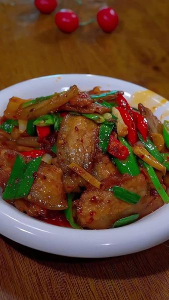 红烧回锅肉怎么做_回锅肉红烧版家常做法-第3张图片-山城妙识