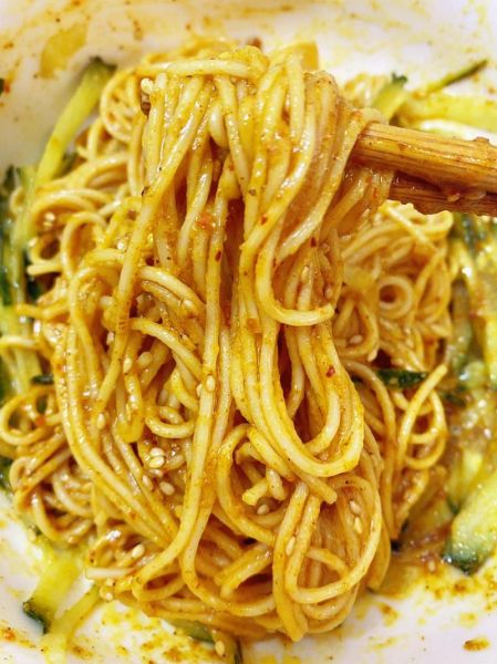 咖喱拌面怎么做_咖喱拌面酱汁比例-第2张图片-山城妙识 咖喱拌面怎么做_咖喱拌面酱汁比例-第2张图片-山城妙识