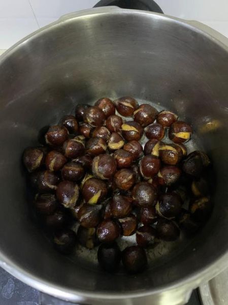 高压锅蒸栗子要多久_高压锅蒸栗子怎么开口-第1张图片-山城妙识