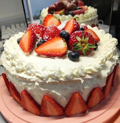 淡奶油蛋糕和普通蛋糕区别_哪个更好吃-第1张图片-山城妙识