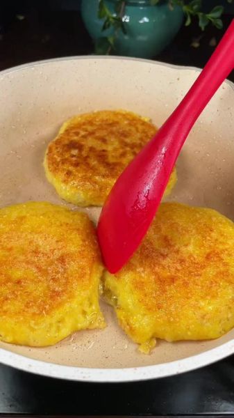 玉米饼子电饼铛做法_电饼铛玉米饼子怎么做好吃-第1张图片-山城妙识