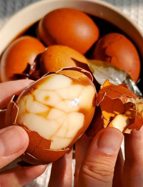 腌五香鸡蛋怎么做_五香鸡蛋腌制配方-第1张图片-山城妙识