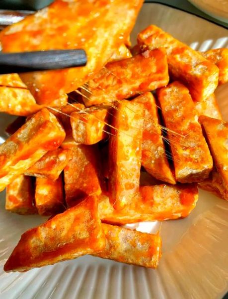 拔丝芋头怎么做_正宗拔丝芋头用什么糖-第1张图片-山城妙识