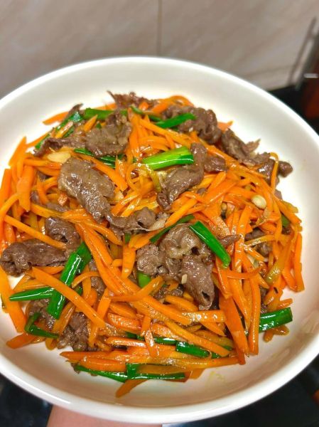 牛肉炒胡萝卜丝怎么炒才嫩_牛肉炒胡萝卜丝需要焯水吗-第2张图片-山城妙识