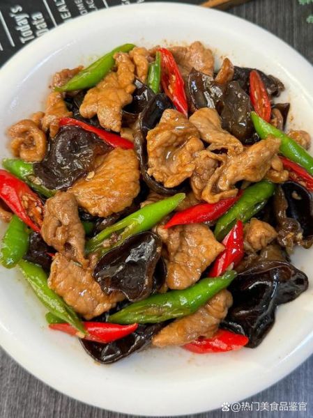 肉片炒木耳怎么做_木耳炒肉片需要焯水吗-第2张图片-山城妙识