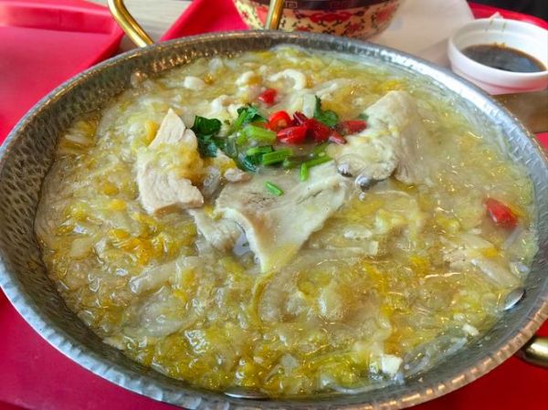 锅仔酸菜白肉怎么做_酸菜白肉锅仔正宗做法-第2张图片-山城妙识