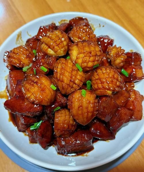 红烧鲍鱼怎么做_红烧鲍鱼的家常做法-第1张图片-山城妙识