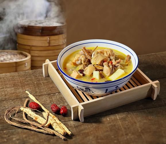 怎么炖鸡好吃又营养_炖鸡汤放什么食材最补-第2张图片-山城妙识