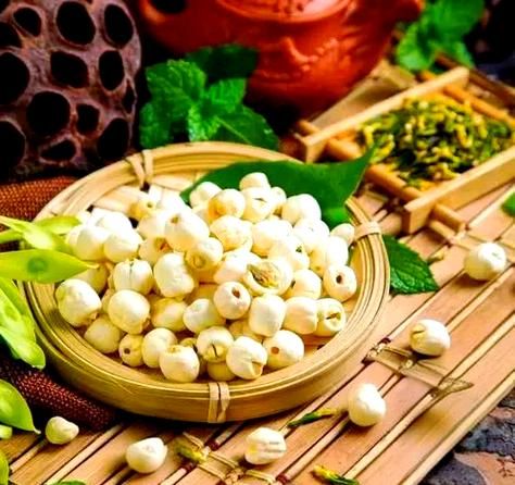 白莲蓉和红莲蓉的区别_哪个更好吃-第1张图片-山城妙识