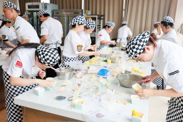 哪里有面点师培训班_面点师培训多少钱-第1张图片-山城妙识