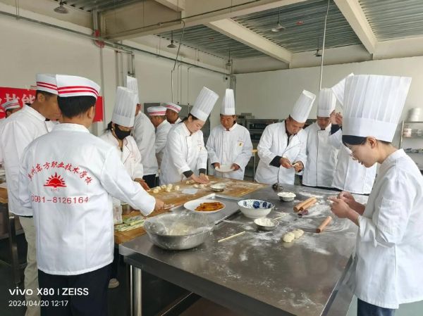 哪里有面点师培训班_面点师培训多少钱-第2张图片-山城妙识