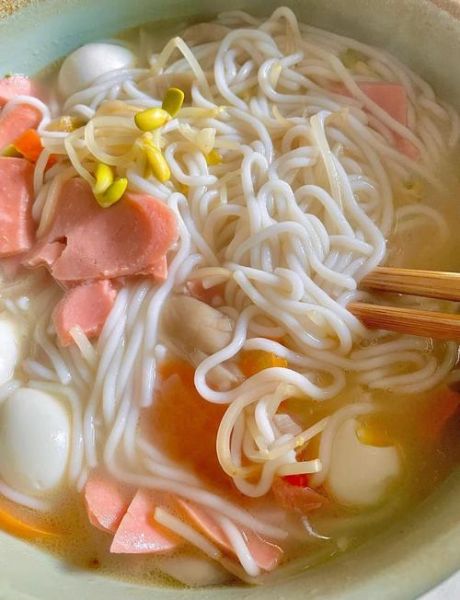 砂锅米线怎么煮不糊锅_砂锅米线汤底的正宗做法-第2张图片-山城妙识 砂锅米线怎么煮不糊锅_砂锅米线汤底的正宗做法-第2张图片-山城妙识