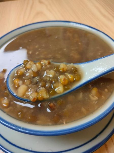 绿豆糖水什么时候放糖_绿豆糖水放糖最佳时机-第2张图片-山城妙识 绿豆糖水什么时候放糖_绿豆糖水放糖最佳时机-第2张图片-山城妙识