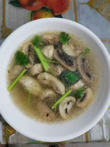 鲜白蘑菇汤的做法_白蘑菇汤怎么做好喝-第2张图片-山城妙识