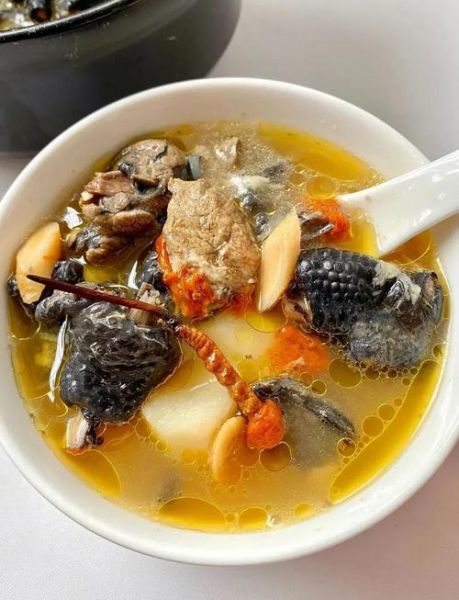 乌鸡汤的营养价值_孕妇能喝吗-第1张图片-山城妙识