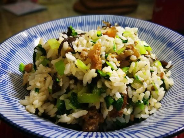 咸肉菜饭怎么做才香_咸肉菜饭的做法窍门-第1张图片-山城妙识