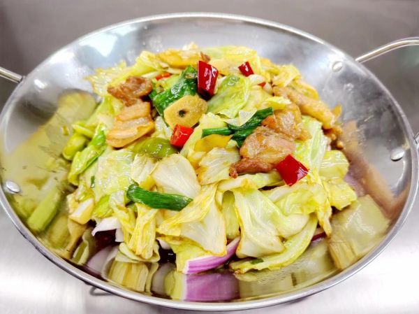 干锅包菜怎么做_干锅包菜需要焯水吗-第1张图片-山城妙识