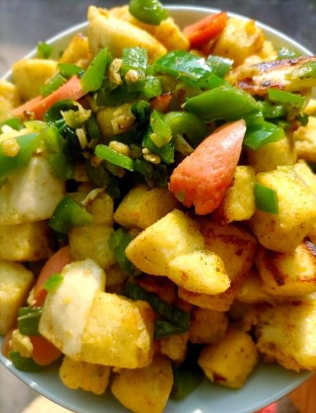 馒头炒着吃怎么做好吃_炒馒头丁的家常做法-第1张图片-山城妙识