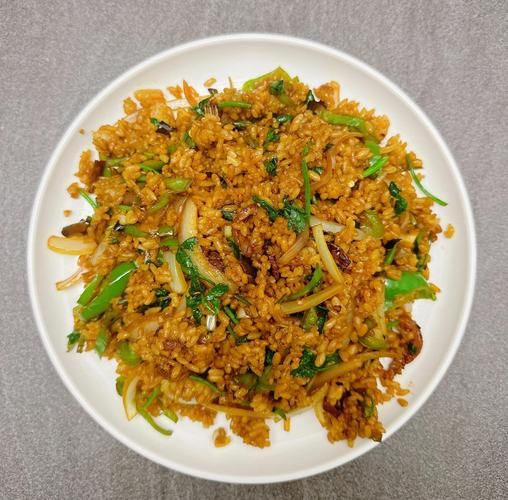 最简单的肉丝炒饭怎么做_家常肉丝炒饭需要哪些材料-第2张图片-山城妙识 最简单的肉丝炒饭怎么做_家常肉丝炒饭需要哪些材料-第2张图片-山城妙识