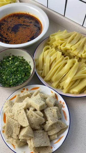 酿皮怎么做_酿皮需要哪些材料-第2张图片-山城妙识